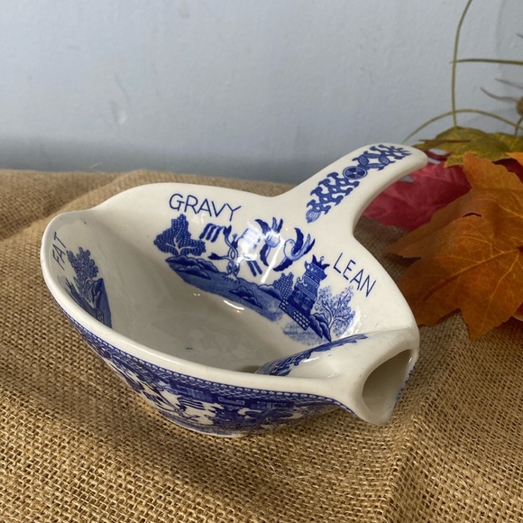 Vintage | Kitchen | Vintage Gravy Boat Blue Willow Ceramic Gravy Boat ...